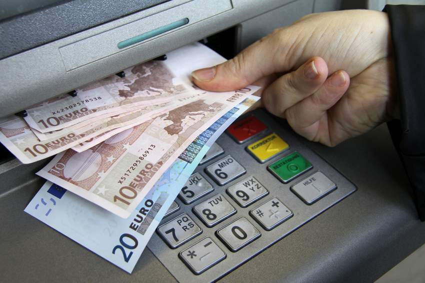 Geld abheben im Ausland - Wie-funktioniert.com Geld abheben im Ausland - Wie-funktioniert.com